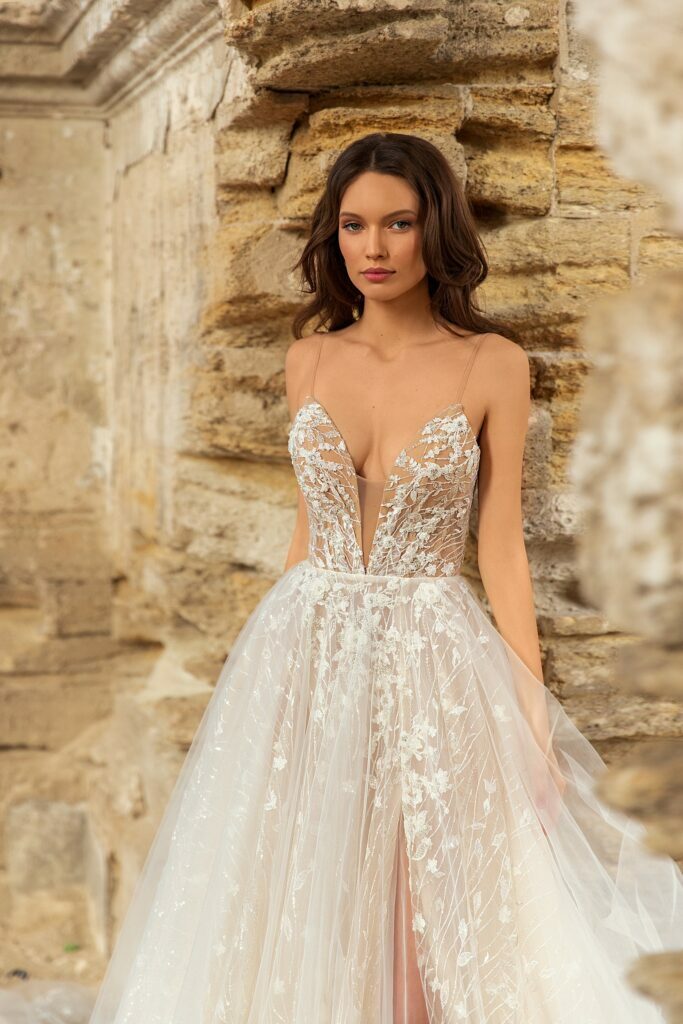 Buttons wedding dress «Carol» with detachable bolero | WONA LA
