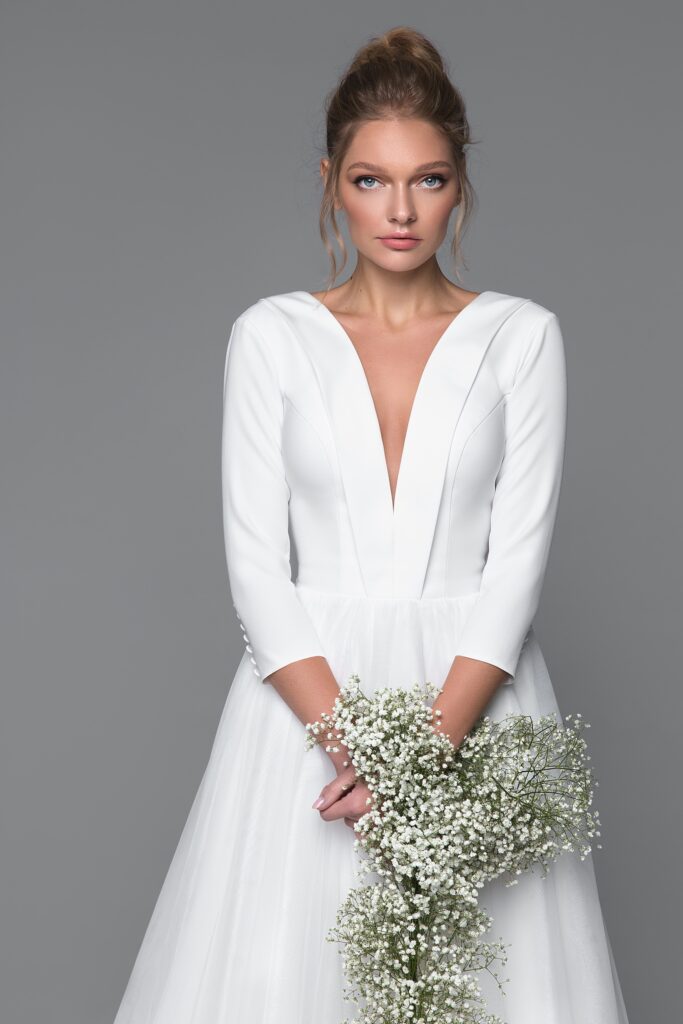 Low back wedding dress «Lory» | WONA LA