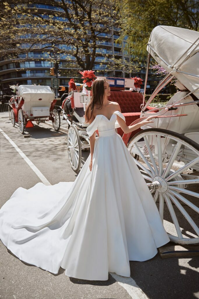 Low back wedding dress «Odri» with belt | WONA LA