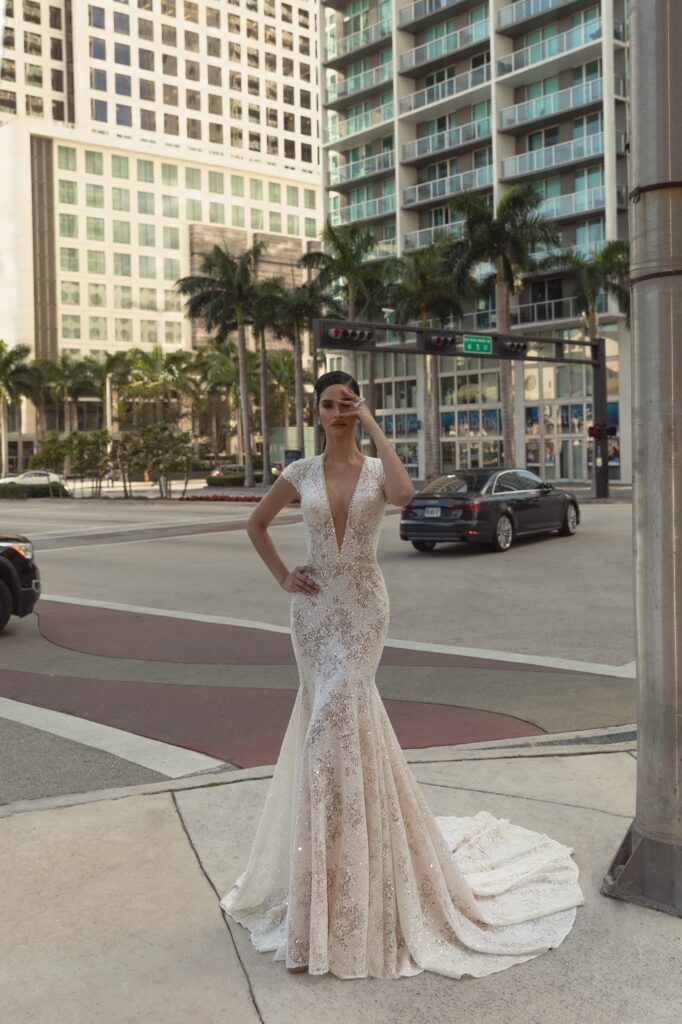 Low back wedding dress «Olivia» | WONA LA