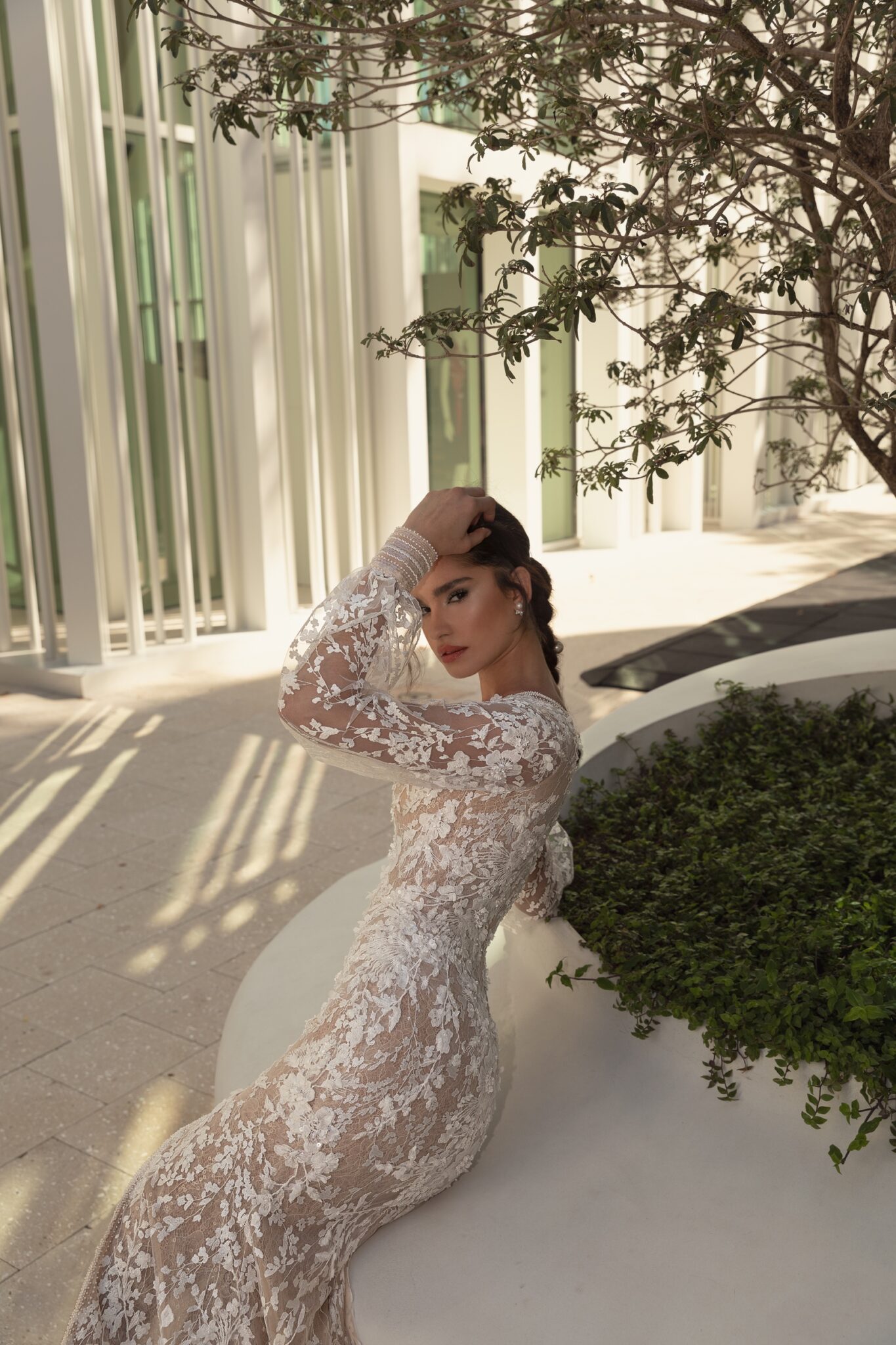 Closed wedding dress «Sensuella» with slit | WONA LA
