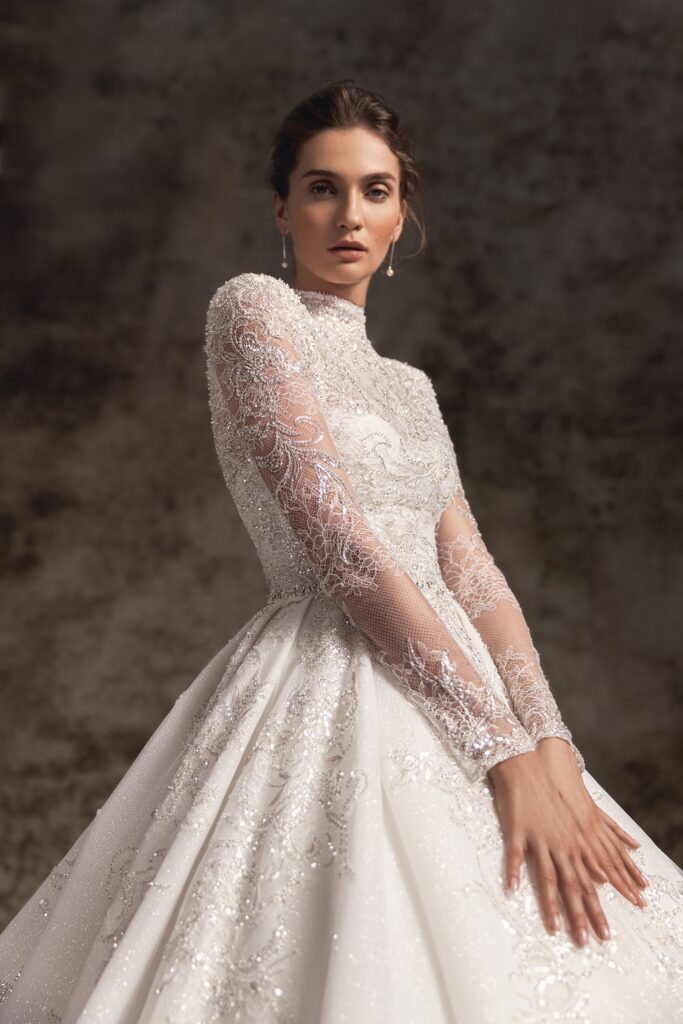 Closed wedding dress «Briana» with detachable bolero | WONA LA