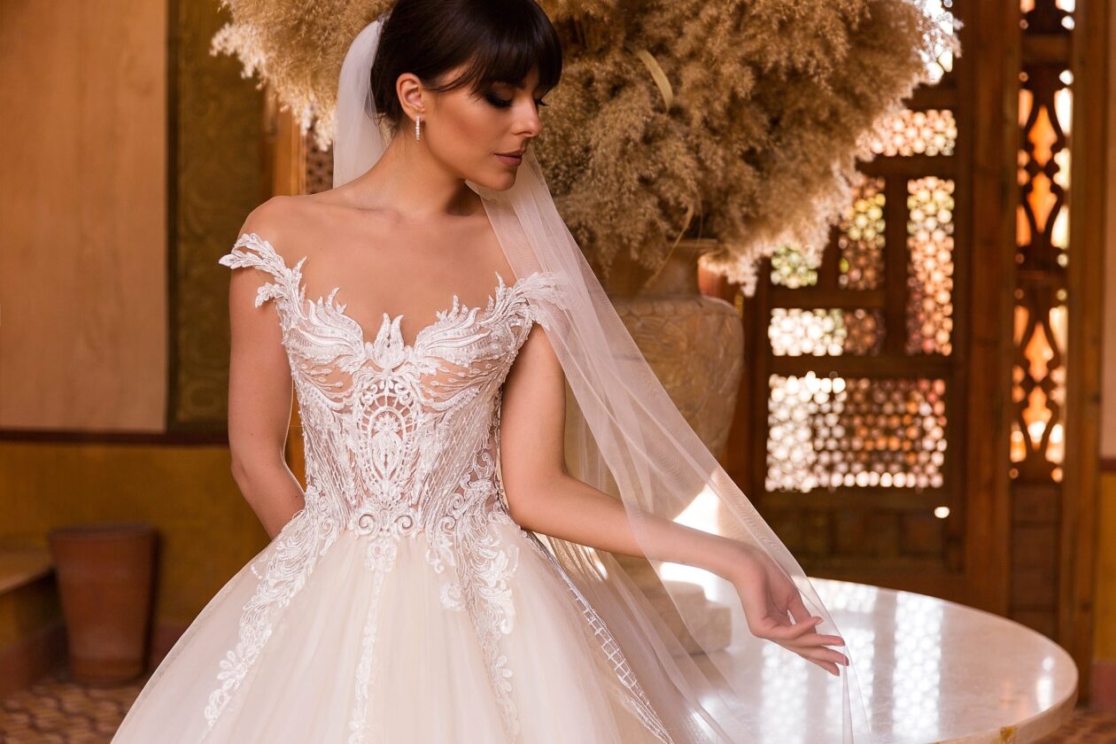 Low back wedding dress «Sunshine» | WONA LA