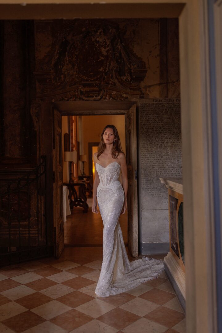 Lacing wedding dress «Catarsis» with corset | WONA LA