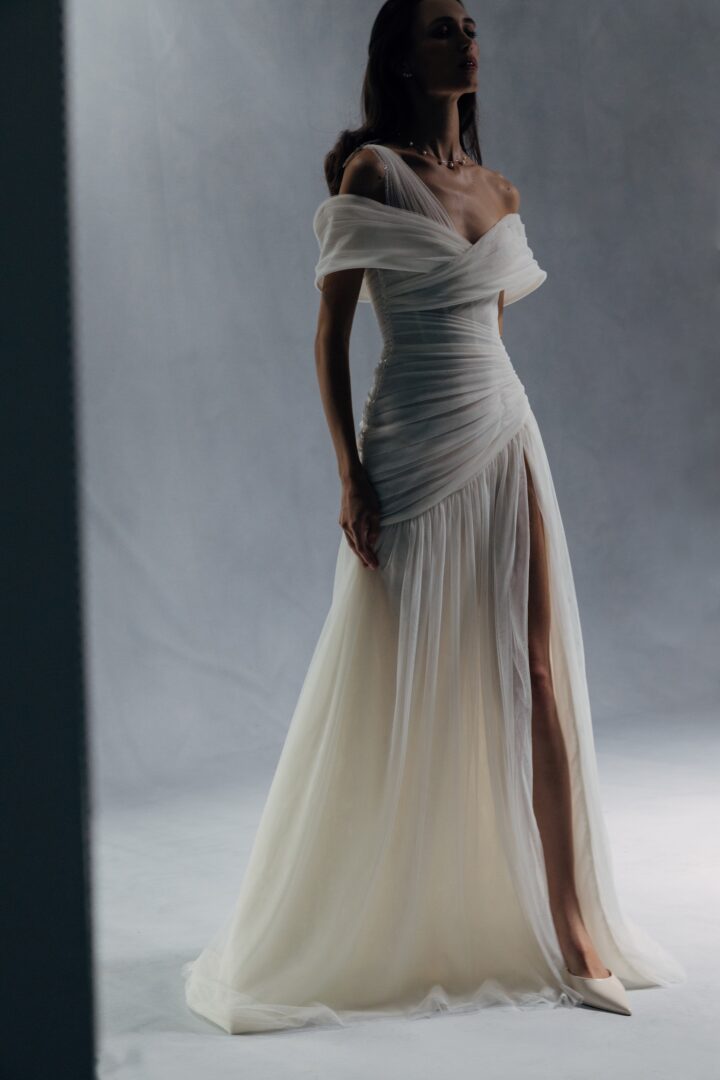 Lacing wedding dress «Auden» with slit | WONA LA