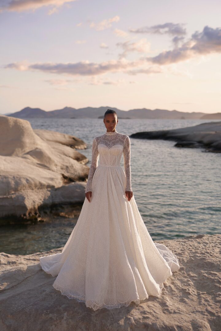 Buttons wedding dress «Linden» with detachable bolero | WONA LA
