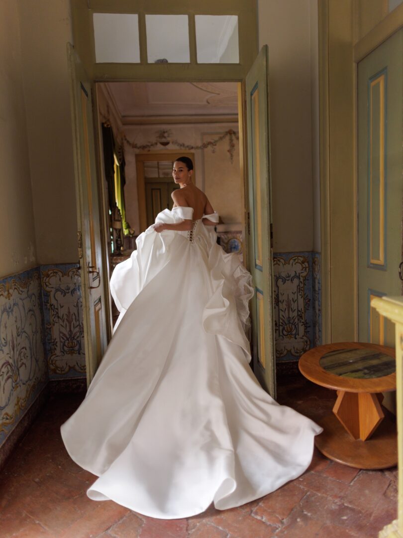 Lacing wedding dress «Sposa» with corset | WONA LA